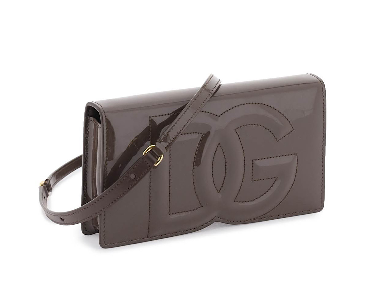 SASOM | กระเป๋า Dolce Gabbana Mini Dg Logo Bag In Patent Leatherbrown ...
