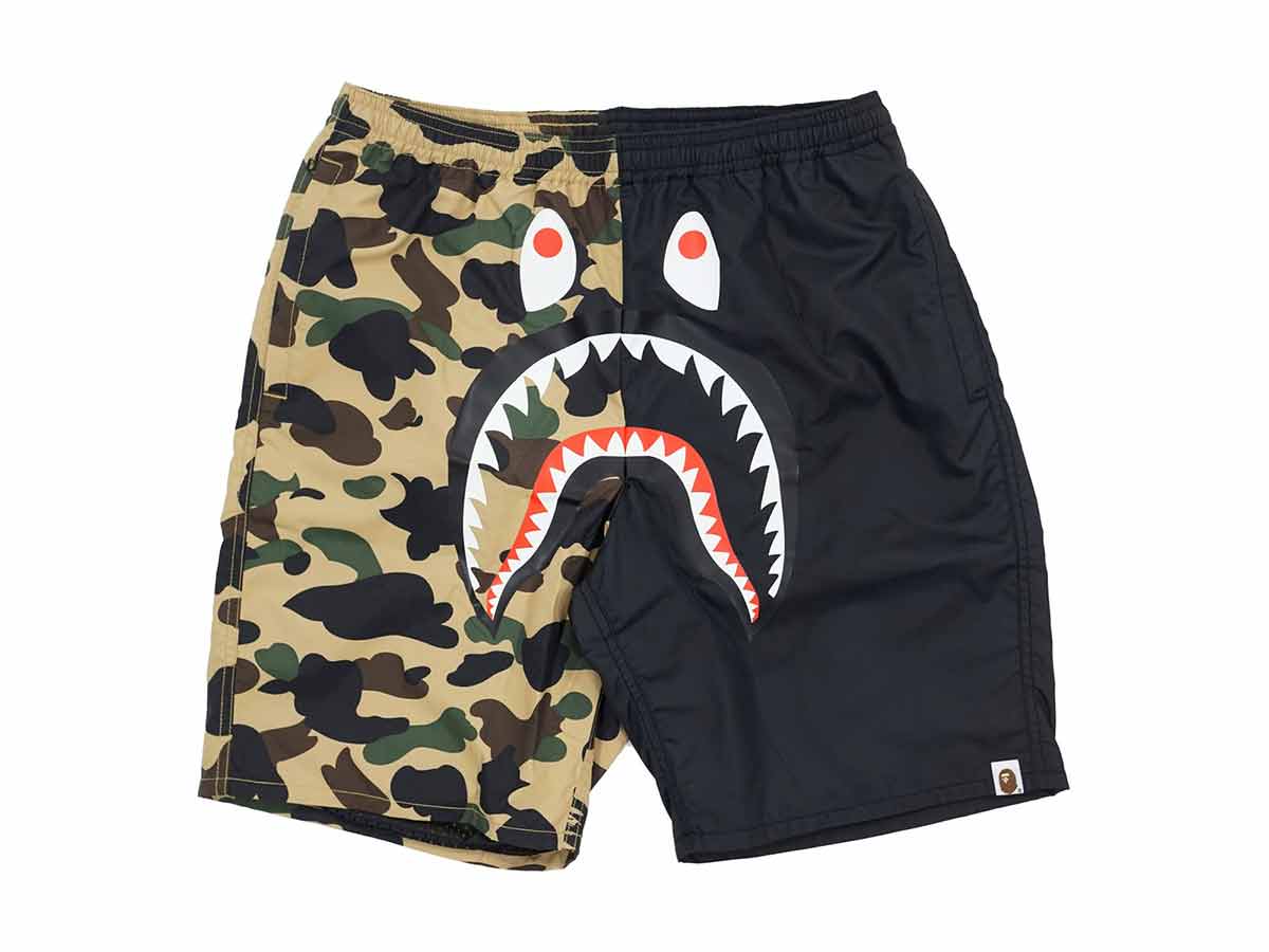 BAPE Half 1st Camo Shark Beach Shorts Black/Yellow | ของแท้