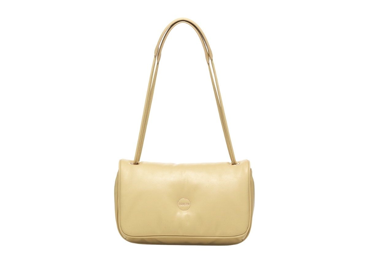 Carlyn Cloud In Artificial Leather With Carlyn Logo On Front Butter (22FW)