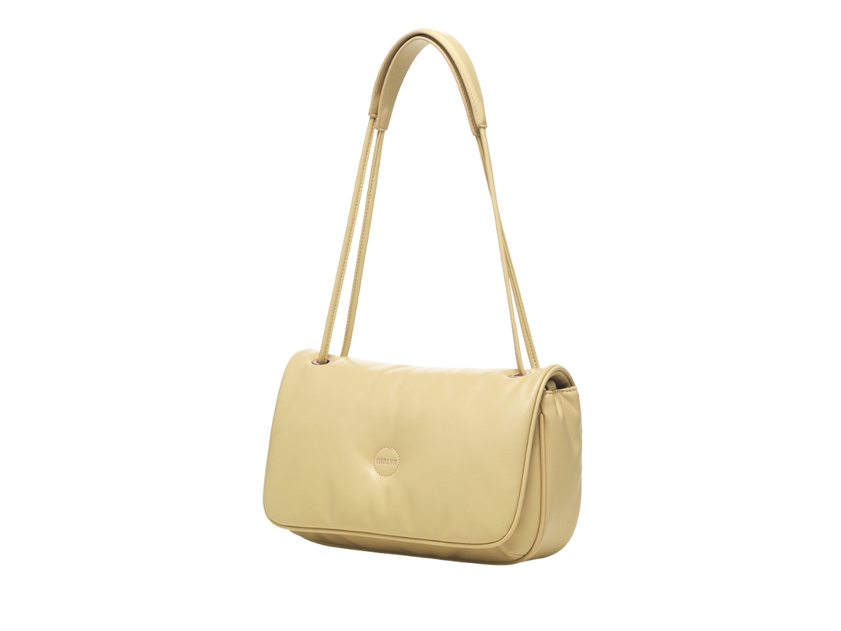 Carlyn Cloud In Artificial Leather With Carlyn Logo On Front Butter (22FW)