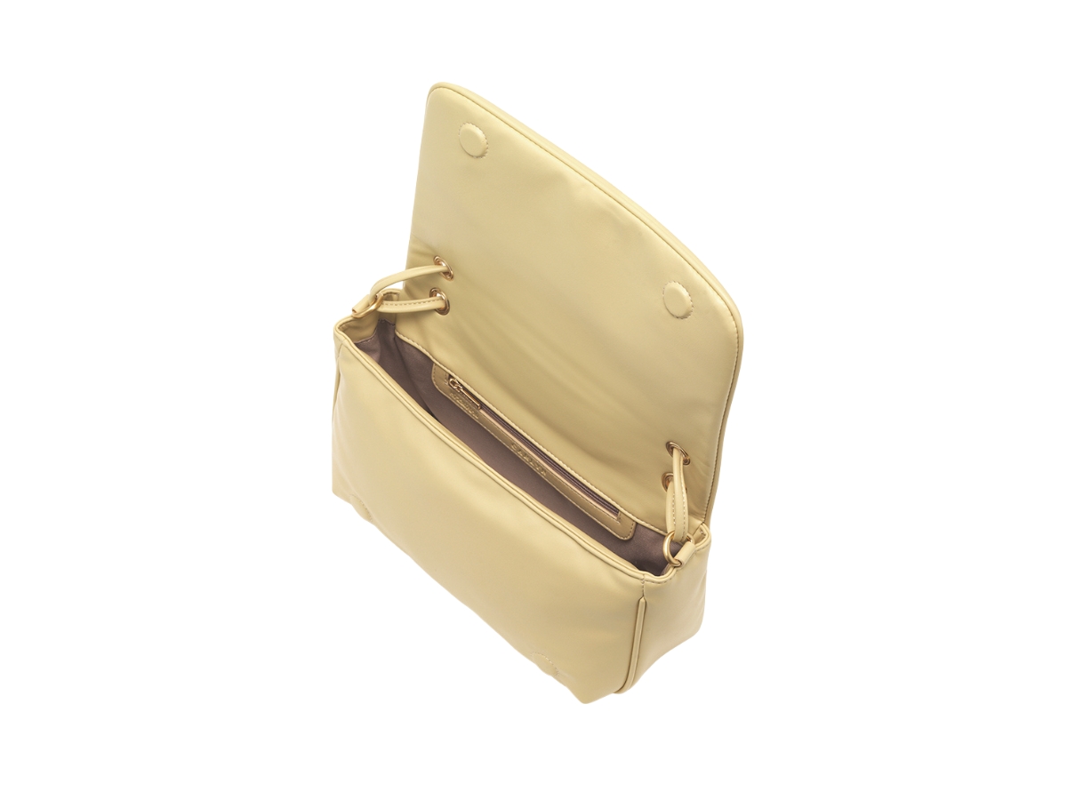 Carlyn Cloud In Artificial Leather With Carlyn Logo On Front Butter (22FW)