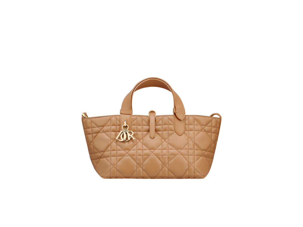 SASOM | กระเป๋า Dior Small Dior Toujours Bag In Medium Tan Macrocannage ...