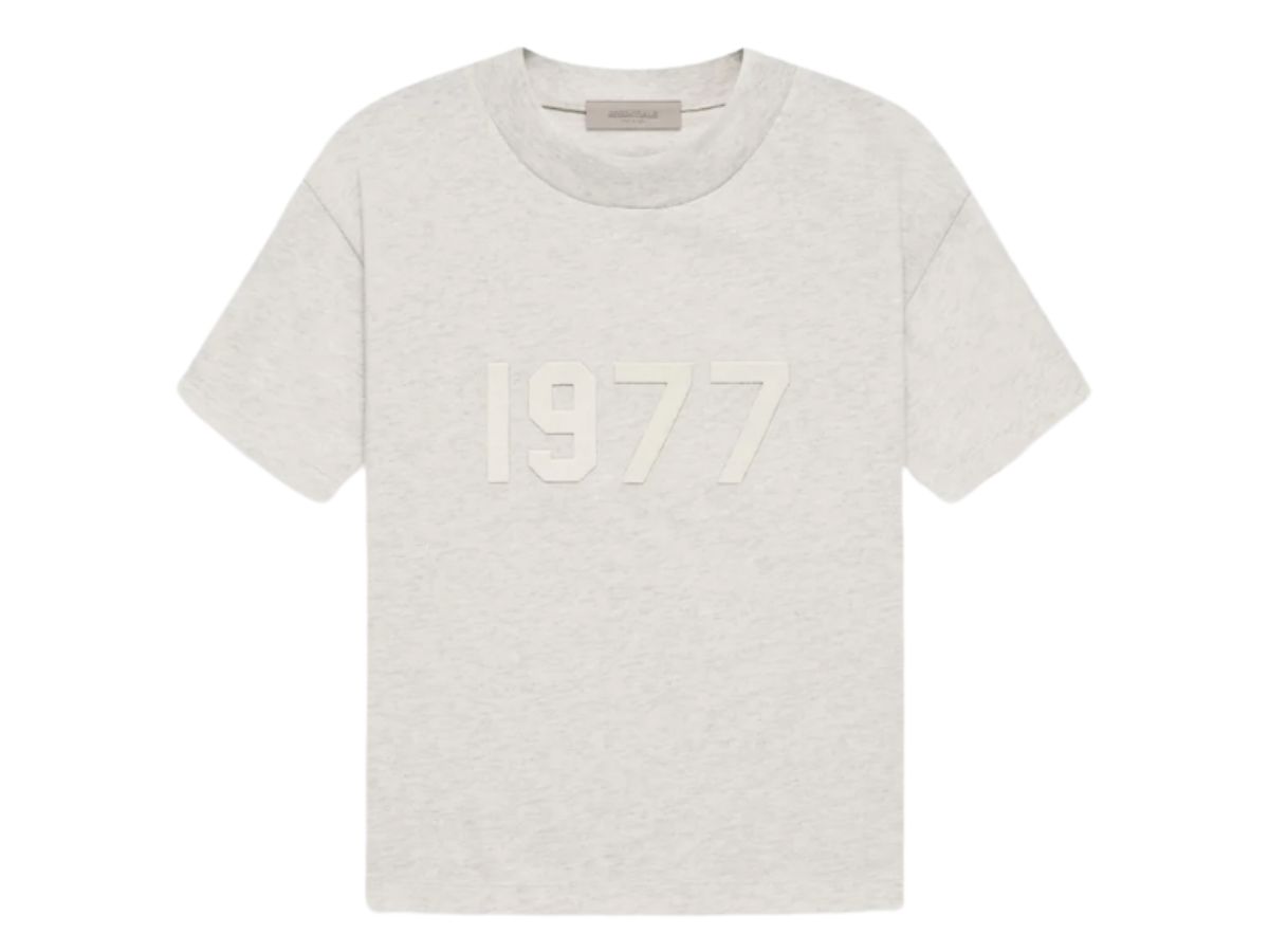 Fear of God Essentials 1977 T-Shirt Light Oatmeal | ของแท้