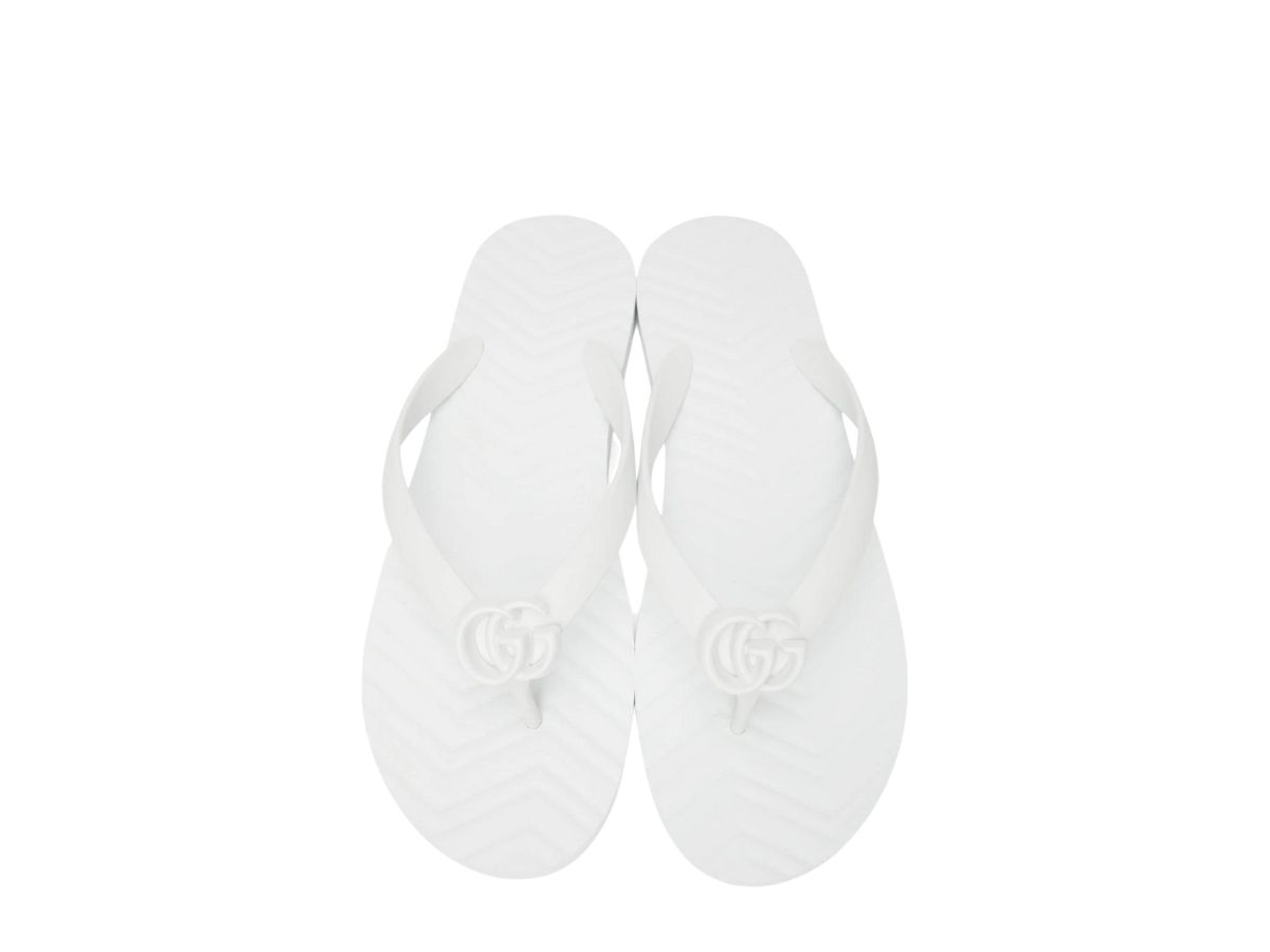 Gucci Double G Flip Flops In Chevron White (W)