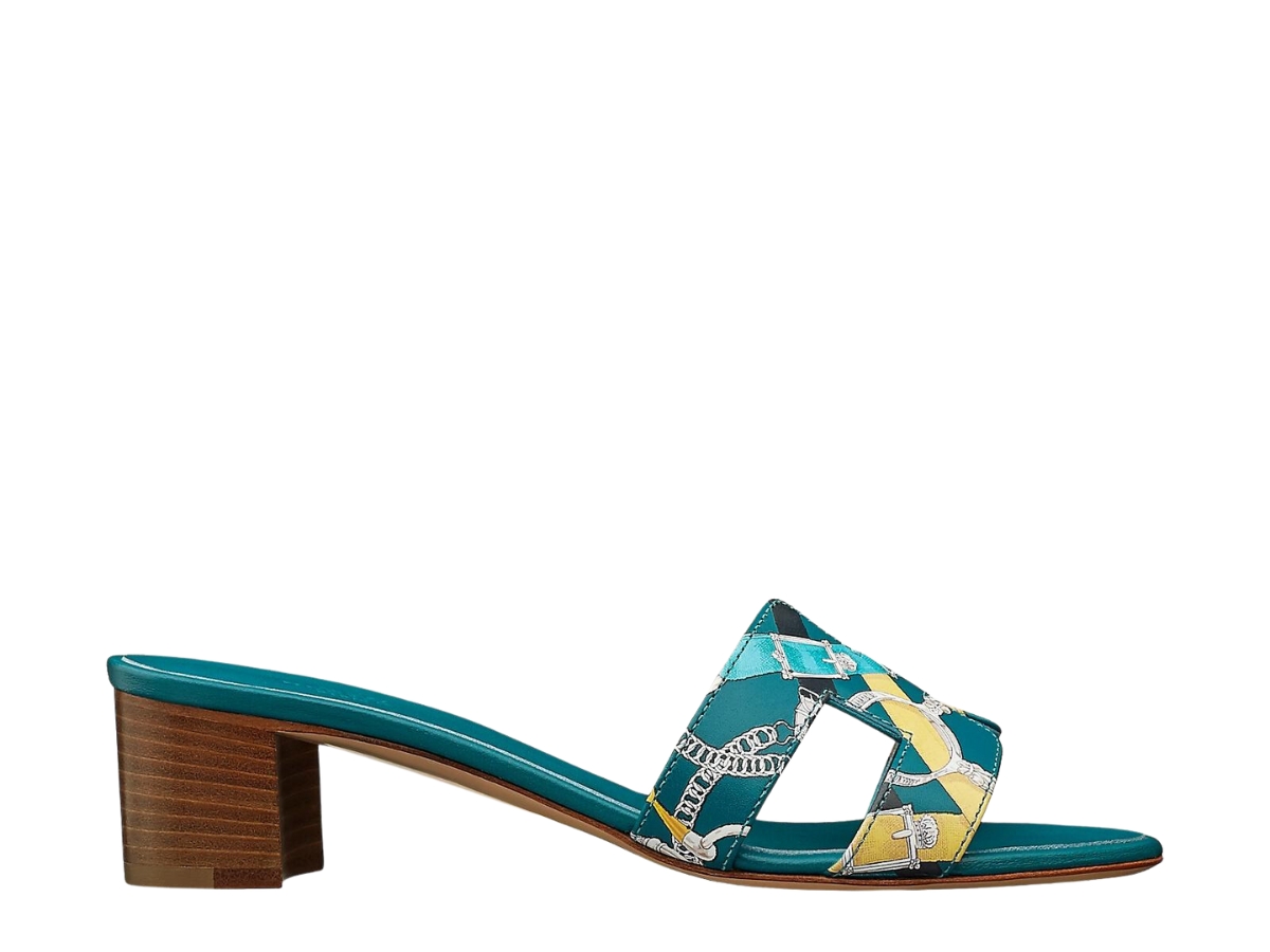 Hermes Oasis Sandal In Calfskin With Cavalcadour Print And Iconic H Cut ...
