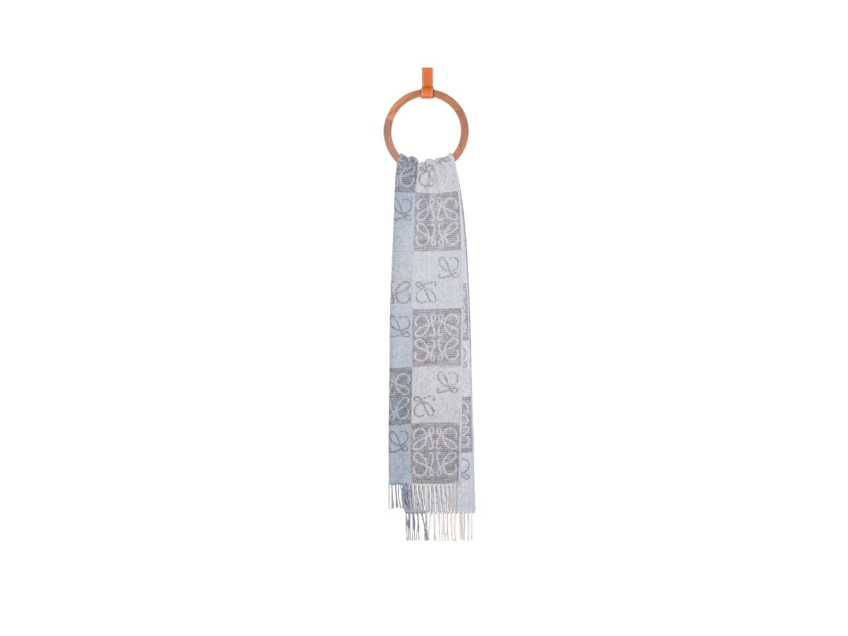 SASOM | เครื่องประดับ Loewe Scarf In Wool And Cashmere Blue-White เช็ค ...