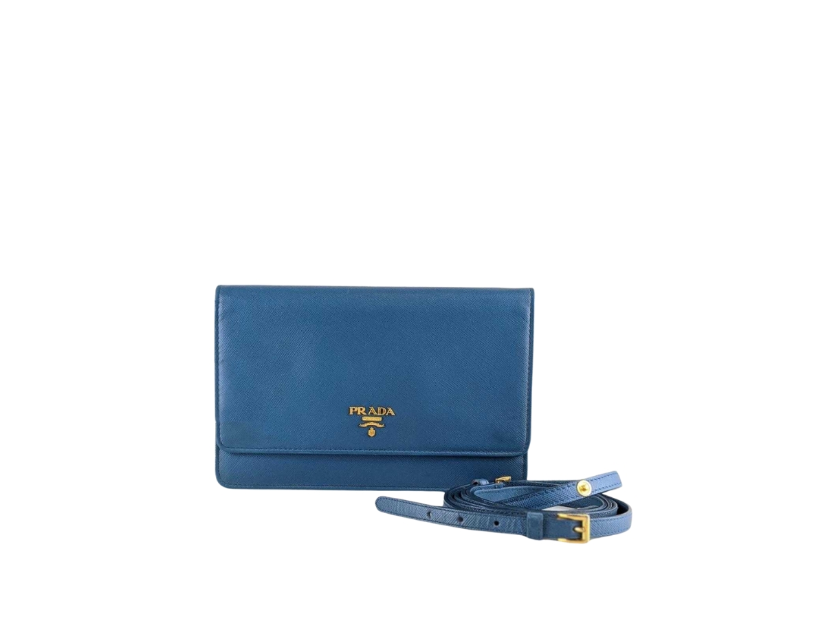 SASOM | กระเป๋า Prada Woc Crossbody In Saffiano Leather With Gold-Tone ...