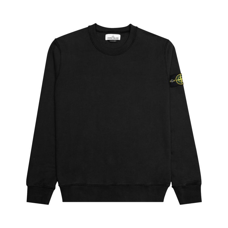 Stone Island: Innovative fabrics, distinctive designs.