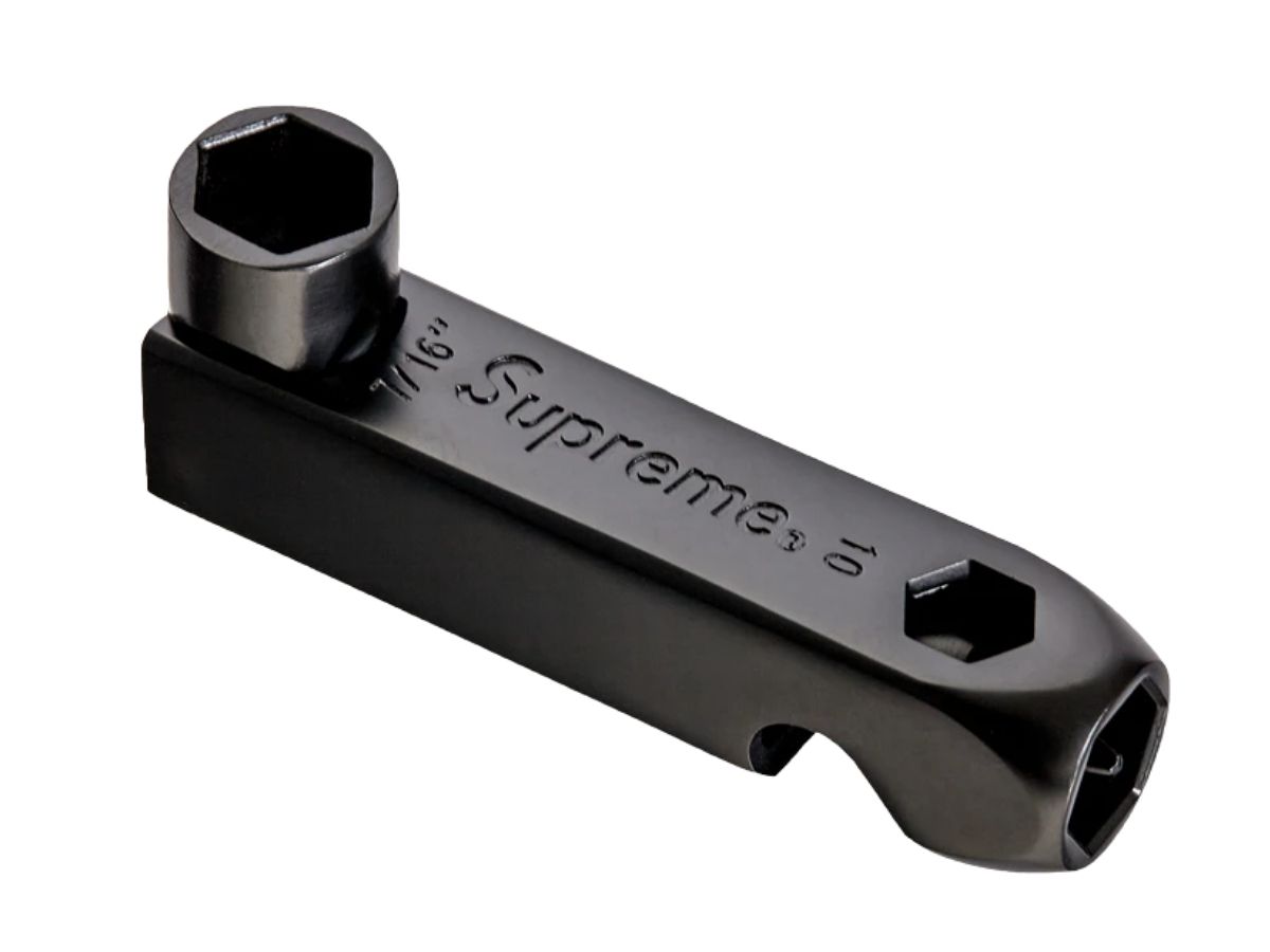 Supreme Pipe Skate Key Black Shop Authentic at SASOM