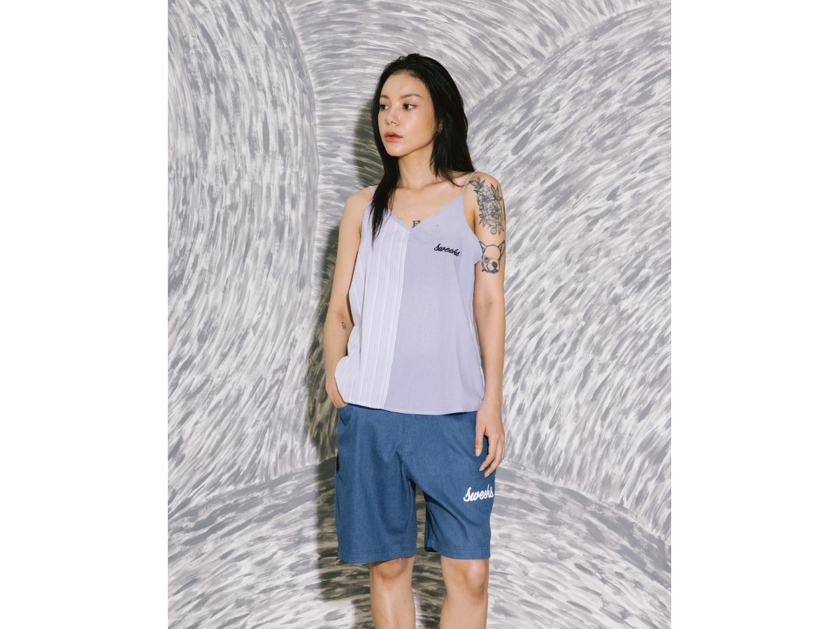 SASOM | เสื้อผ้า Sweeks Script Logo Half Cami Top Multi เช็คราคาล่าสุด